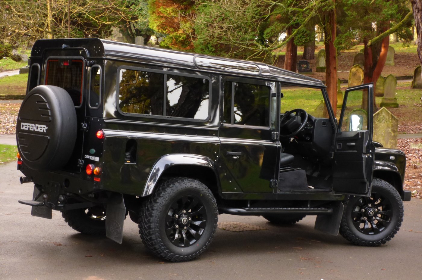 LAND ROVER DEFENDER 110 XS S/W LWB (No VAT)