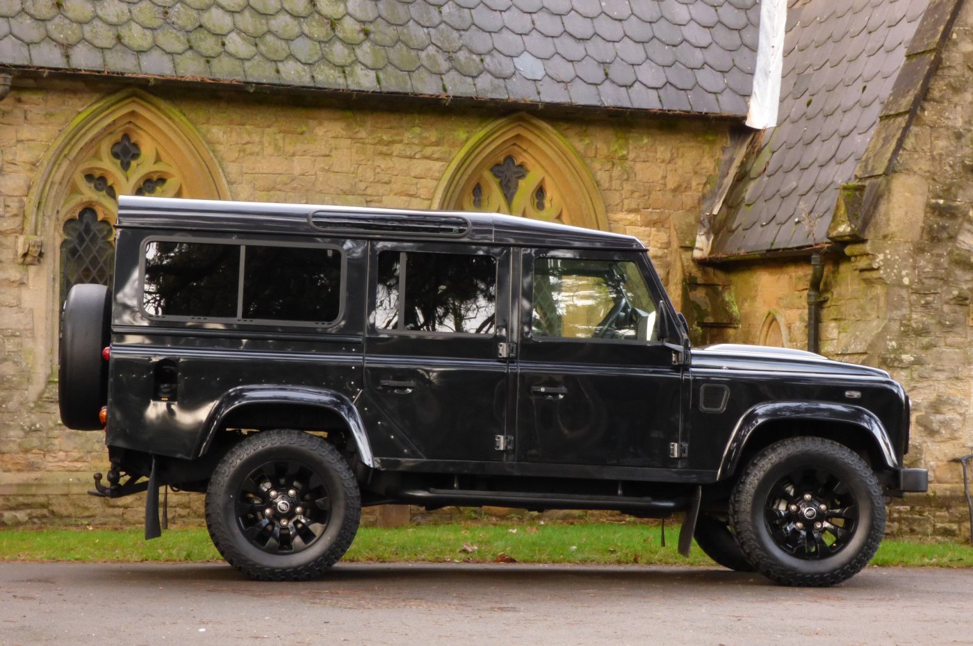 LAND ROVER DEFENDER 110 XS S/W LWB (No VAT)