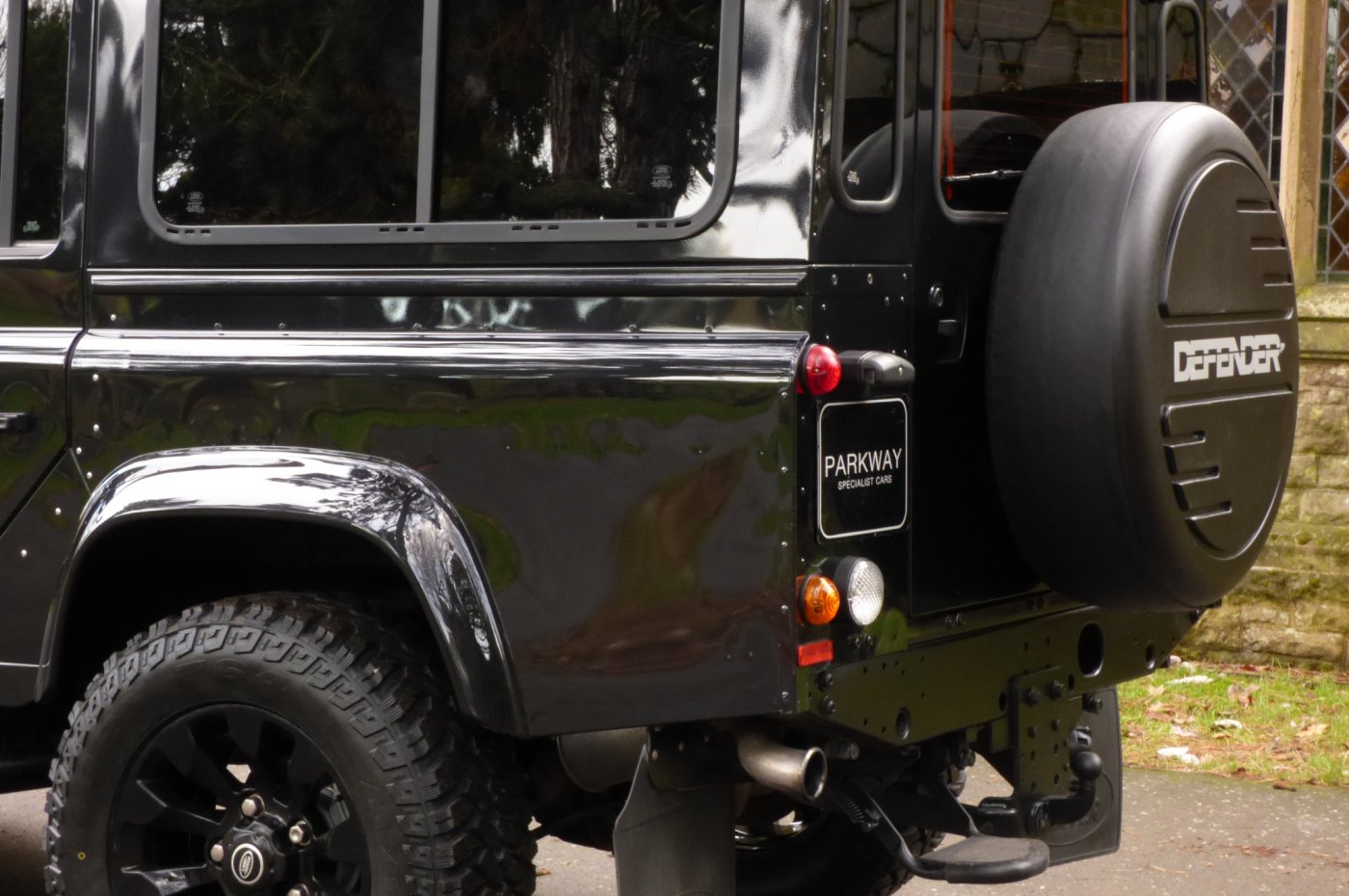 LAND ROVER DEFENDER 110 XS S/W LWB (No VAT)